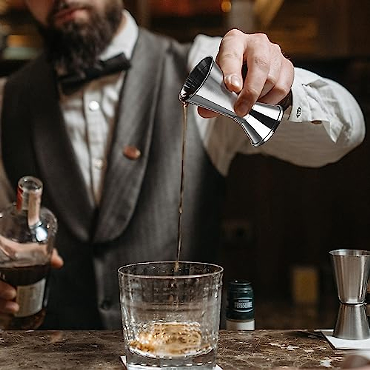 Ohtomber Cocktail Shaker Bartender Kit - 5 Pieces Cocktail Martini Shaker with Strainer, Muddler for Cocktails, Bar Spoon, Measuring Jigger for Bartending and Liquor Bottle Pourers, Drink Mixer Set