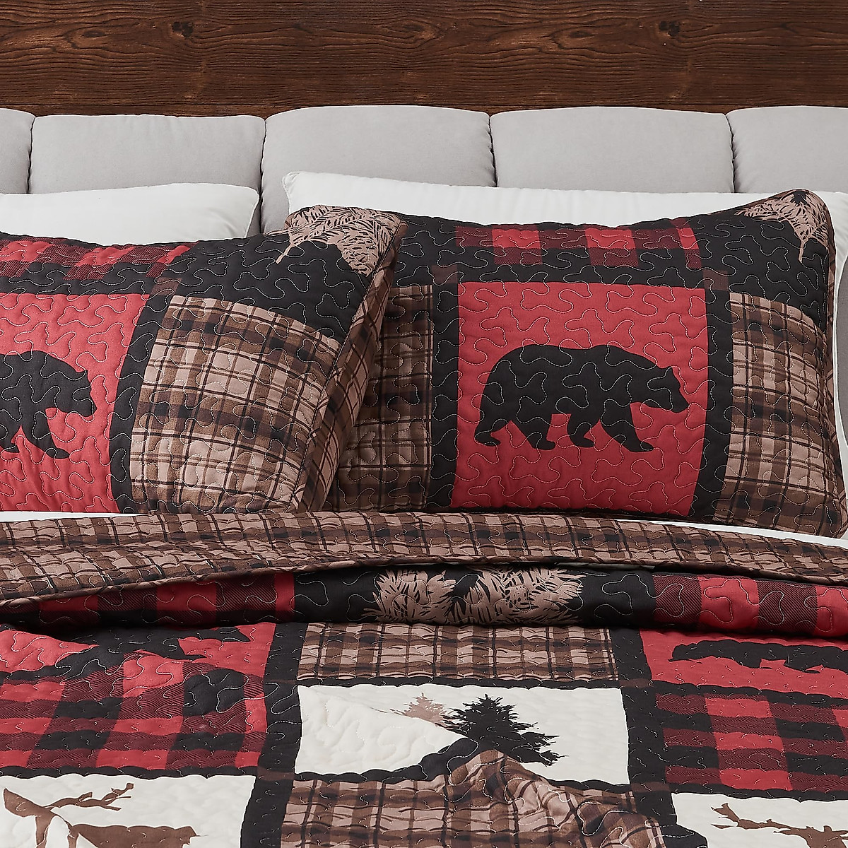 Great Bay Home Lodge Bedspread King Size Quilt with 2 Shams. Cabin 3-Piece Reversible All Season Quilt Set. Rustic Quilt Coverlet Bed Set. Stonehurst Collection. (Red/Black)