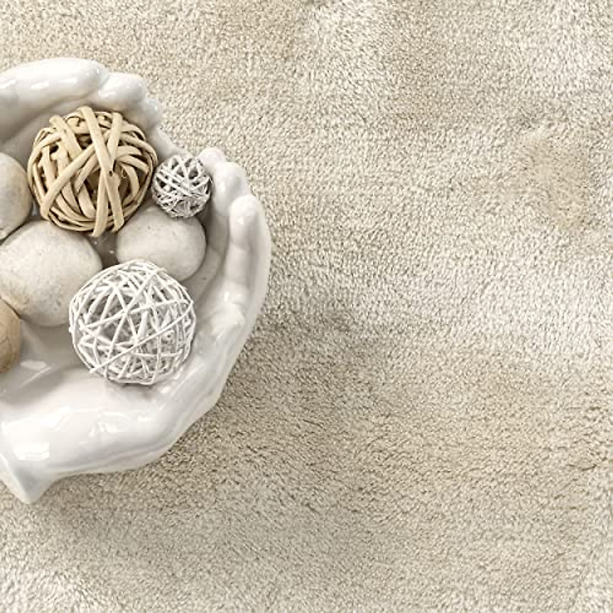 nuLOOM Loni Solid Machine Washable Shag Accent Rug, 2' x 3', Cream