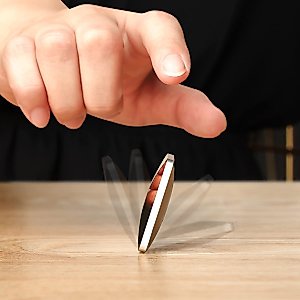 Kinetic Desk Overturn Spinning Toy, Fingertip,Office Stress Relief Rotary Toys,Ideal for Relieving Anxiety and Stress,or for Exercising Children's Patience and Hands-on Skills