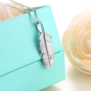 DAOCHONG S925 Sterling Silver Feather Pendant Necklace 18inches Box Chain