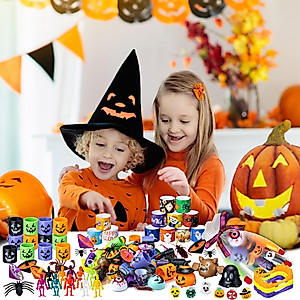 DMIGHT Halloween Party Favors, 193pcs Halloween Stuffed Toys Bulk Birthday Party Decorations, Goodie Bags for Party Supplies, Halloween Games for Kids