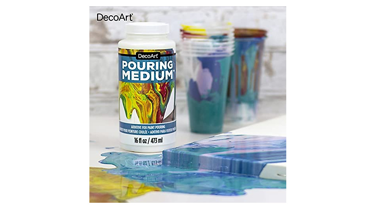 DecoArt Pouring Medium - 64 Fl Oz for Stunning Art Effects