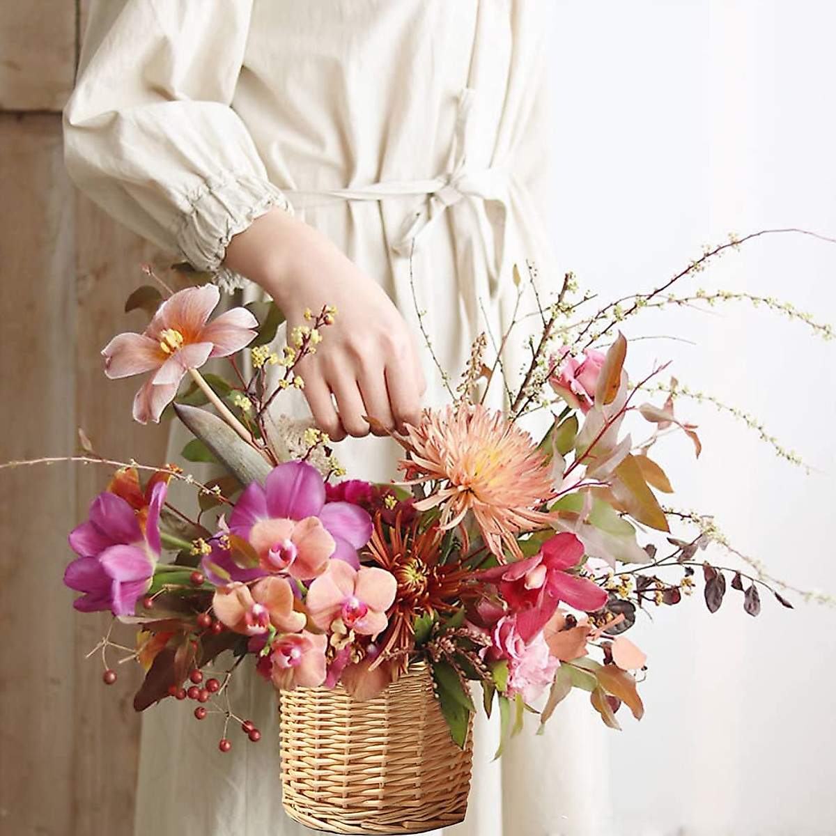 Dasing Wicker Woven Basket Wedding Flower Girl Baskets Willow Hand Woven Basket with Handle and Ribbon Bow Woven Eggs Candy Basket Flower Basket for Wedding Home Garden Decor