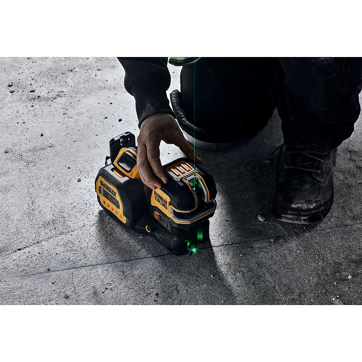 DEWALT 20V/12V MAX Laser Level Kit, Cross Line Laser and 2 Spot Laser, Green (DCLE34220G)