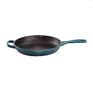 Le Creuset Signature Cast Iron Signature Iron Handle Skillet, 9" (1-3/8 qt.), Deep Teal