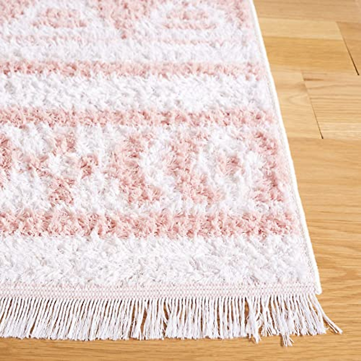 Safavieh Augustine Collection Area Rug - 5' x 7'7", Ivory & Pink, Moroccan Boho Tribal Fringe Design, Non-Shedding & Easy Care, Ideal for High Traffic Areas in Living Room, Bedroom (AGT849U)