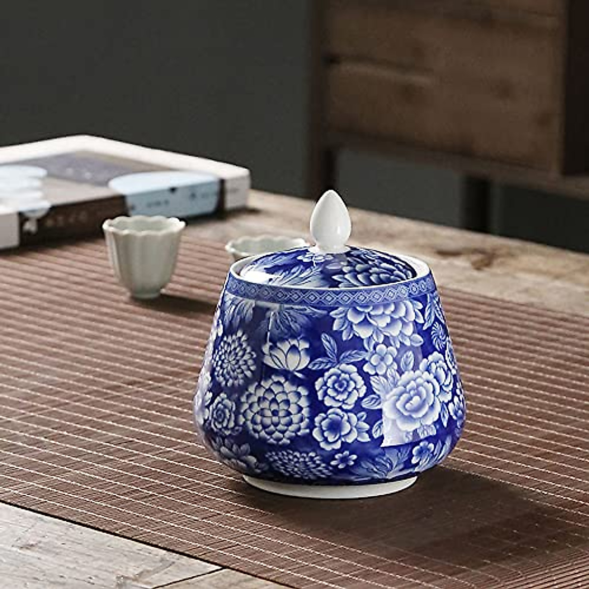 RabyLeo Decorative Jars, Ancient Chinese Blue and White Porcelain Ceramic Storage Box, with Sealed Lids, Home Kitchen Dining Decoration (Helmet jars)