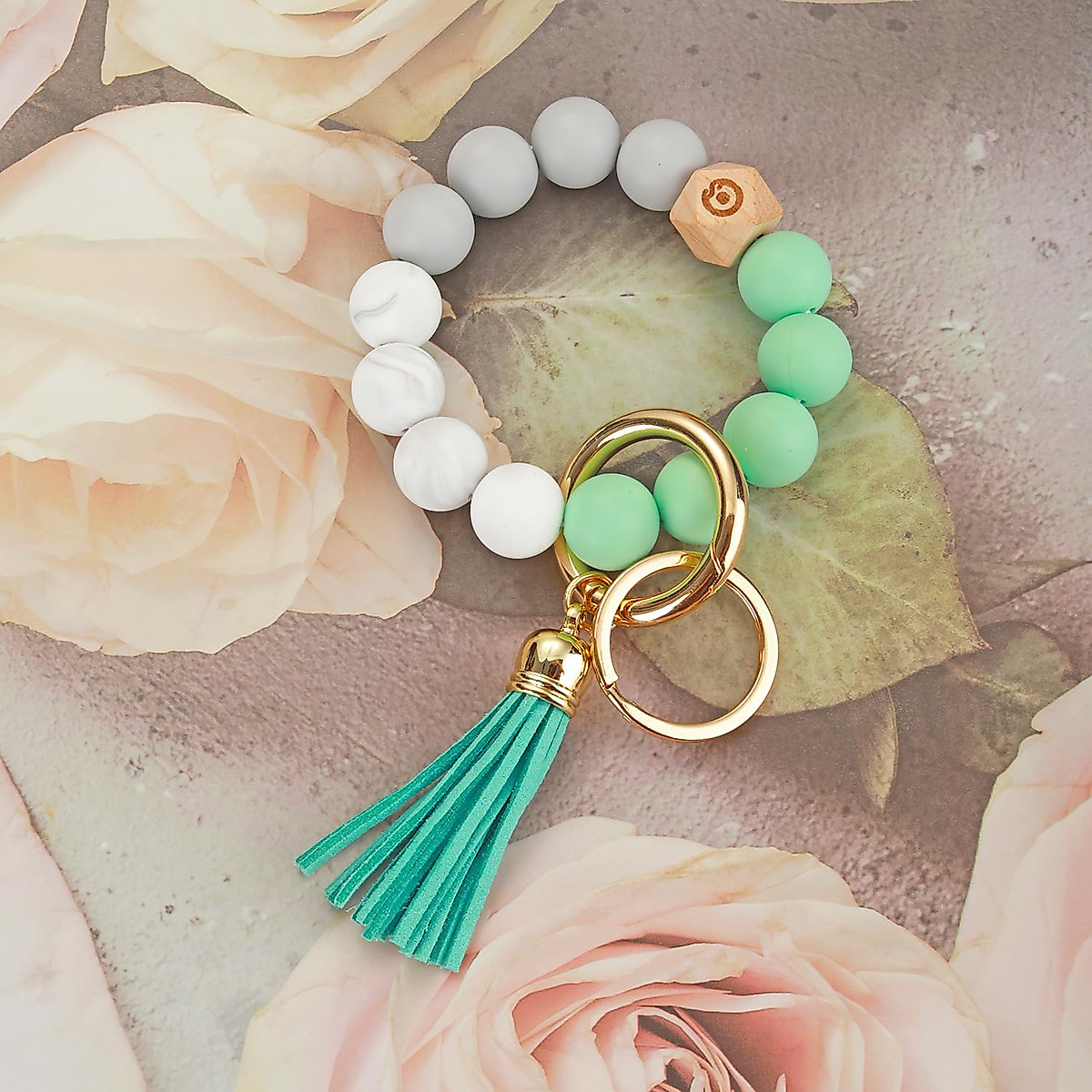 Coolcos Silicone Key Ring Bracelet for Women Portable Keychain Holder, Car Keychain Elastic Beaded Wristlet with Tassel (Mint Green)