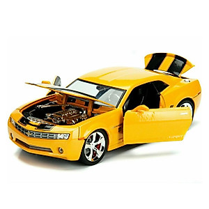 Transformers 1:24 Bumblebee 2006 Chevy Camaro Die-Cast Car w/Robot on Chassis & Collectible Coin, Toys for Kids and Adults