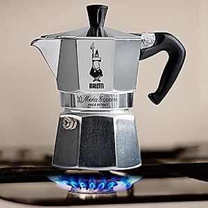 Bialetti - Moka Express: Iconic Stovetop Espresso Maker, Makes Real Italian Coffee, Moka Pot 3 Cups (4.3 Oz - 130 Ml), Aluminium, Silver