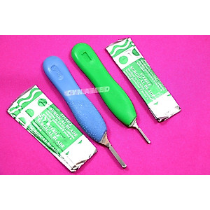 200 Scalpel Blades #10 + #20 with #3#4 Plastic Handle - Suitable for Dermaplaning (CYNAMED)