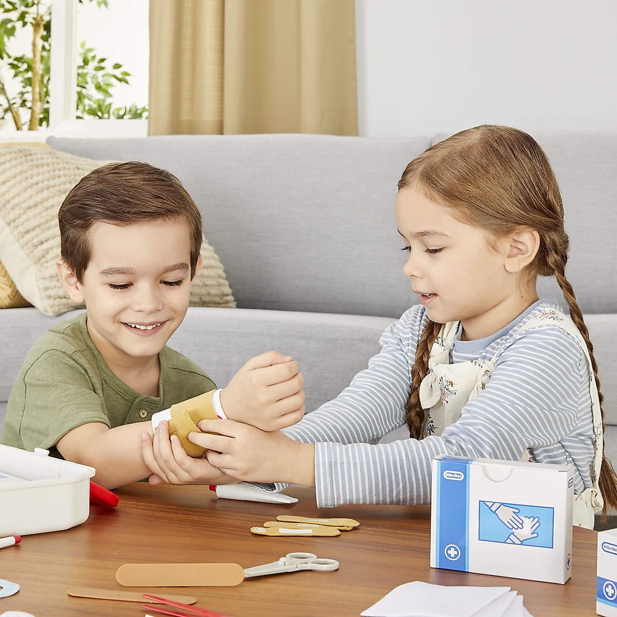 Little Tikes First Aid Kit Realistic Doctor Pretend Play Toy for Kids, Includes 25 Accessories, Ages 3+