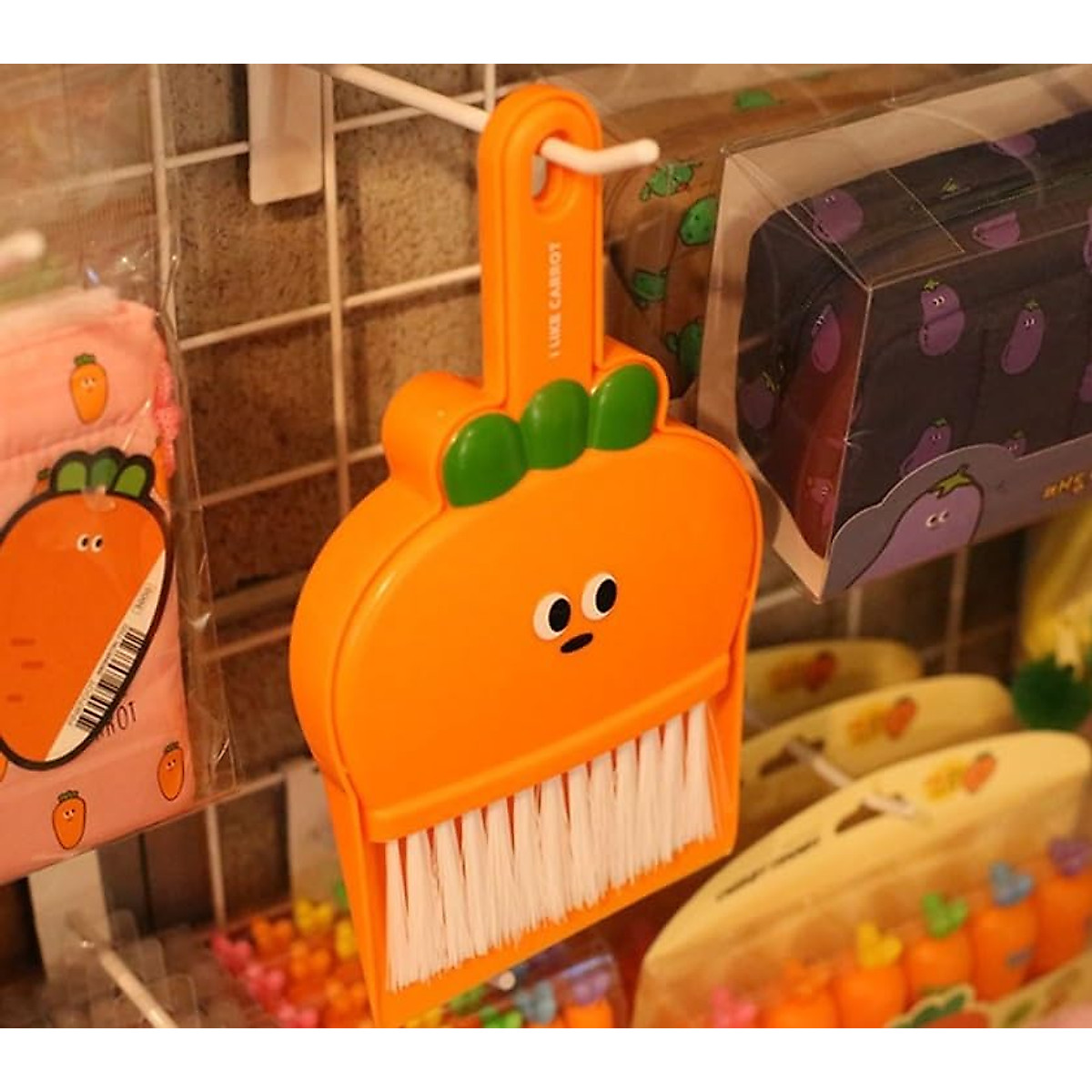 Generic Cute Carrot Mini Broom and Dustpan Set for Desk, Small Dustpan and Brush Set, Orange