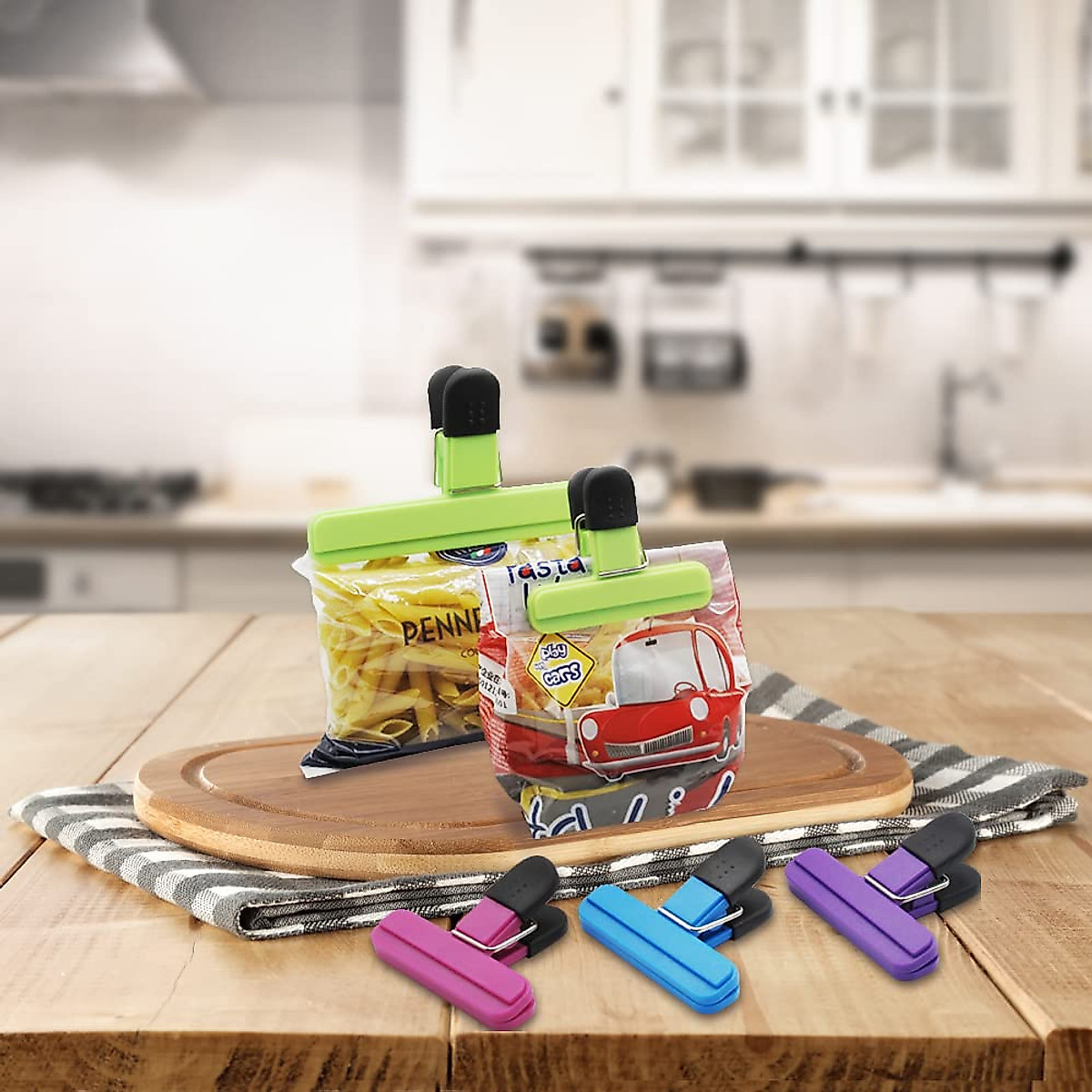 Bag Clips, 8pcs Chip Clips for Food Packages, Assorted Sizes Bag Clips for Food Storage, Food Clips with Tight Seal Grip (4 Large + 4 Small)