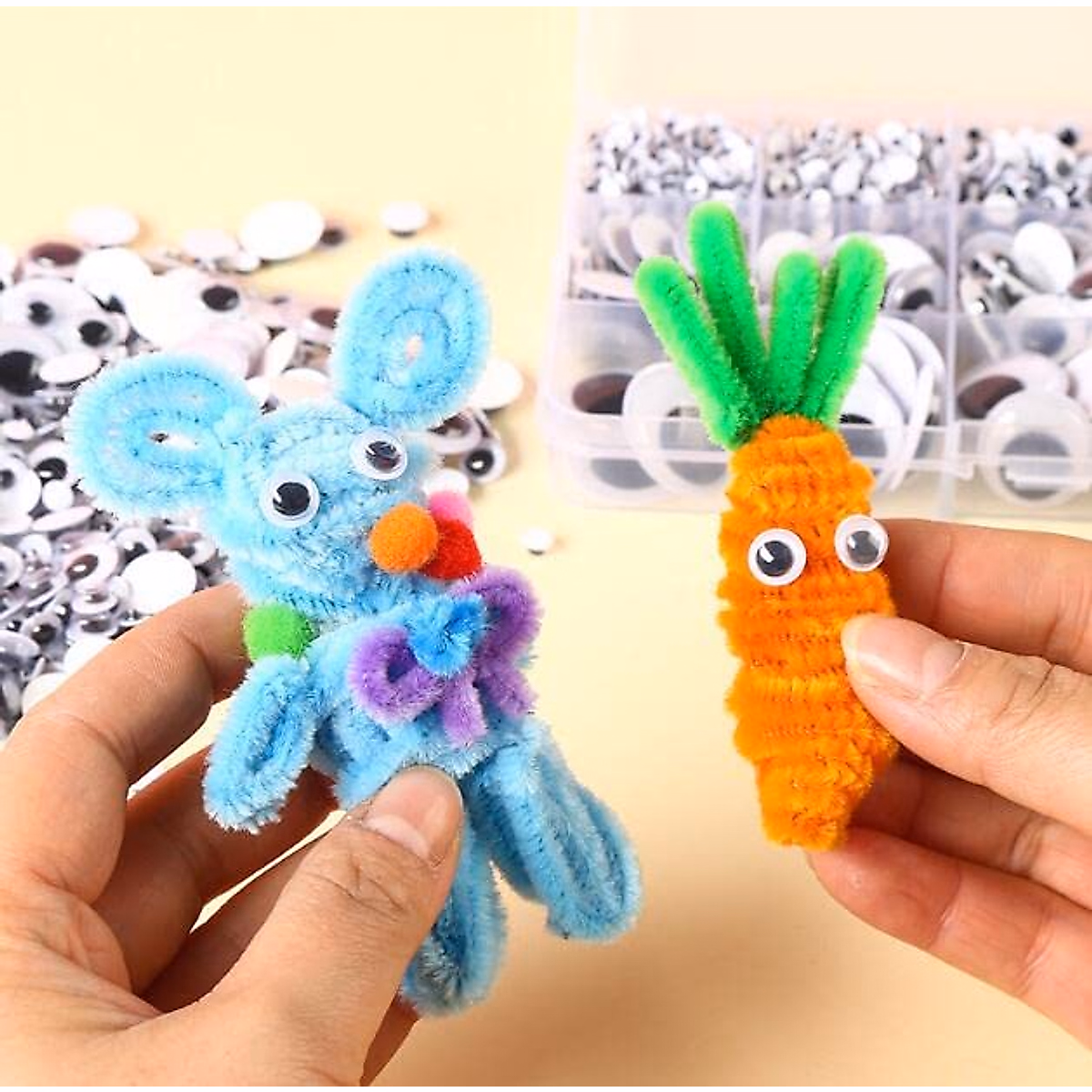 LinaLife 700 Pieces 4mm -12mm Black Wiggle Googly Eyes with Self-Adhesive for Craft Decorations Google Eyes for Crafts DIY Scrapbooking Crafts (7 Sizes) with Box