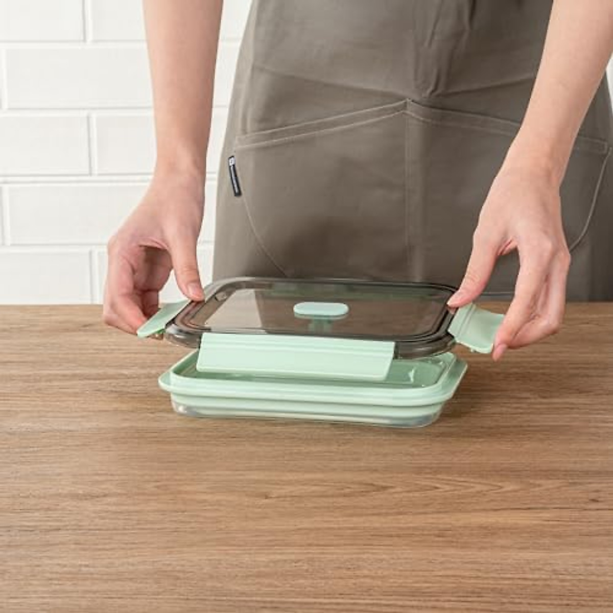 Restaurantware-Fresh Hero 40 Ounce Storage Containers, 1 Durable Airtight Food Containers - Microwavable, Freezable, Green Plastic Collapsible Containers, Dishwashable, With Vented Lids