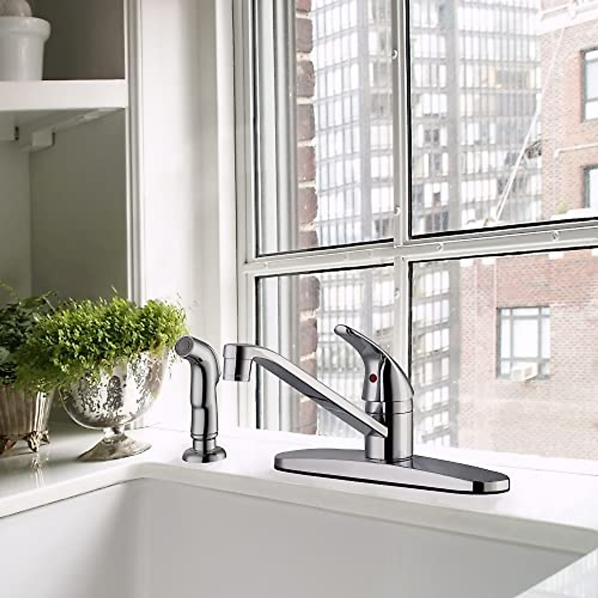 Design House 584037 Middleton Single Handle Kitchen Faucet with Side Sprayer, Polished Chrome