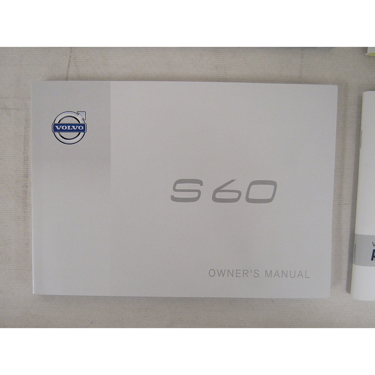 2015 Volvo S60 Owners Manual book