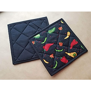 Chili Pepper Potholders Set of 2 Southwestern Kitchen Linens Chili Peppers Home Decor Quilted Hot Pads Insulated Trivets Tex Mex Kitchen Decor Spicy Themed Kitchen Linens Handmade Gifts Under 20