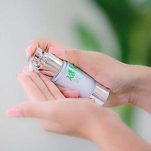 Tea Tree Oil Acne Serum - Perfect for Blemishes, Spots, Scars, Bacne, Pimples, Blackheads, Whiteheads with Natural & Organic Ingredients - by Keeva Organics