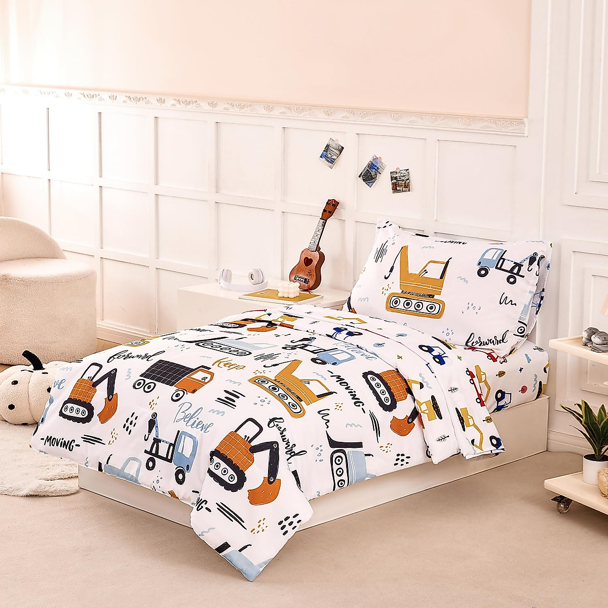 PERFEMET 4 Piece Boys Twin Bedding Sets Car Printed on White Kids Comforter Set for Boys Reversible Cartoon Tractors Bed in A Bag Comforter Set with Sheets (Car Pattern, Twin)