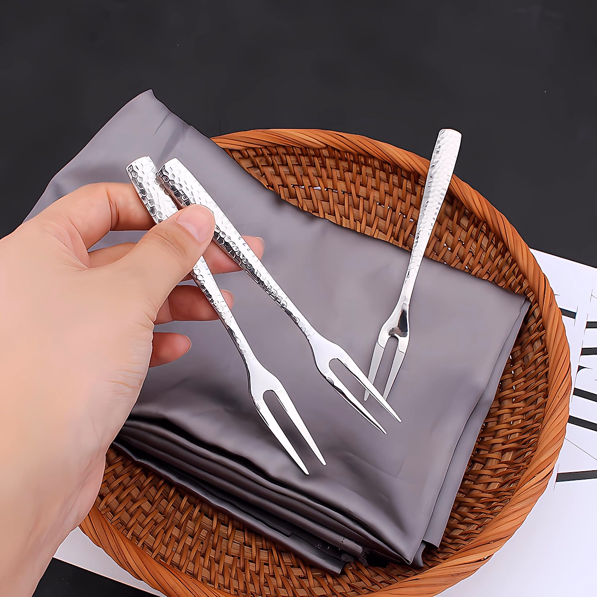 Chenshuo Dessert Forks, Stainless Steel Cocktail Forks, Stylist Small Appetizer Forks for Fruit Salad cake, 5.27 Inches, 4 Piece