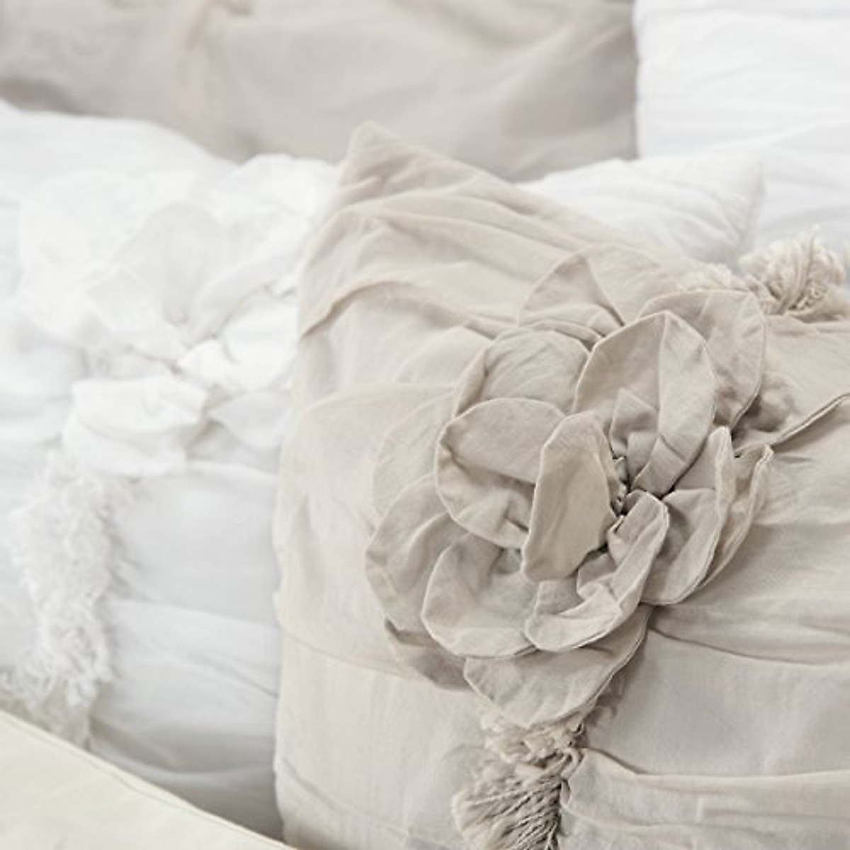 Rizzy Home | BQ4332 | Polyester Quilt | 106"x92" White/Neutral/ Stripe