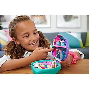 Polly Pocket Playset, Outdoor Toy with 2 Micro Dolls & Surprise Accessories, Pocket World Lil Ladybug Garden Compact