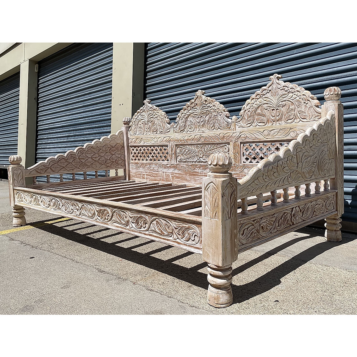 Worldcraft Industries Wooden Carved Jhula Arch Day Bed, Cream Percentage Finish. Hand Crafted from Solid Indian Mahogany Wood (Day Bed Sofa: 44Dx83Wx40H)
