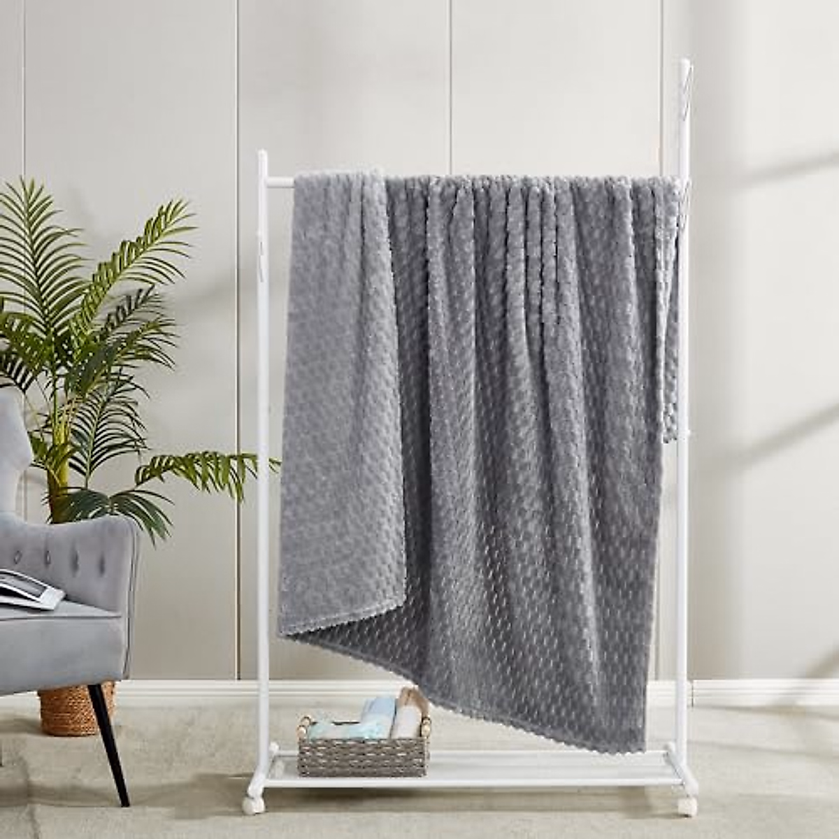 DREAMNINE Extra Large Soft Plush Fleece Bed Blanket King Size 90" x 108", Luxury Shaggy Lightweight 3D Patterned Velvet Flannel Blanket for Bedroom, Solid Gray Warm Lap Blanket for Winter Autumn, Grey