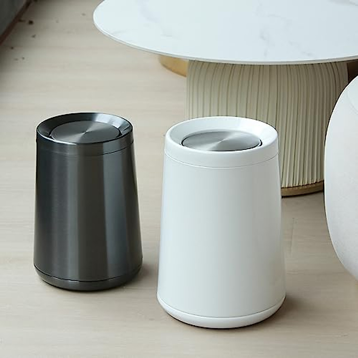 LEASYLIFE 10 L/2.6Gallen,Swing Lid Trash Can,Metal Garbage Can with Flipping Lid,for Bathroom, Kitchen,Living Room,Bedroom,Hotel (White)