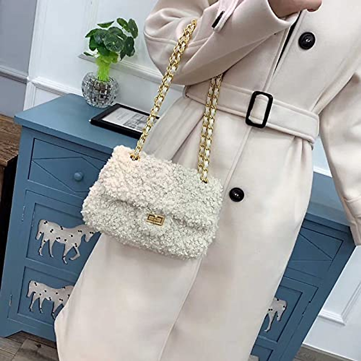 Women Plush Shoulder Bag Ladies Fashion Fluffy Crossbody Bag Small Chain Handbag Purse Soft Clutch Satchel Evening fuzzy Bag (White)