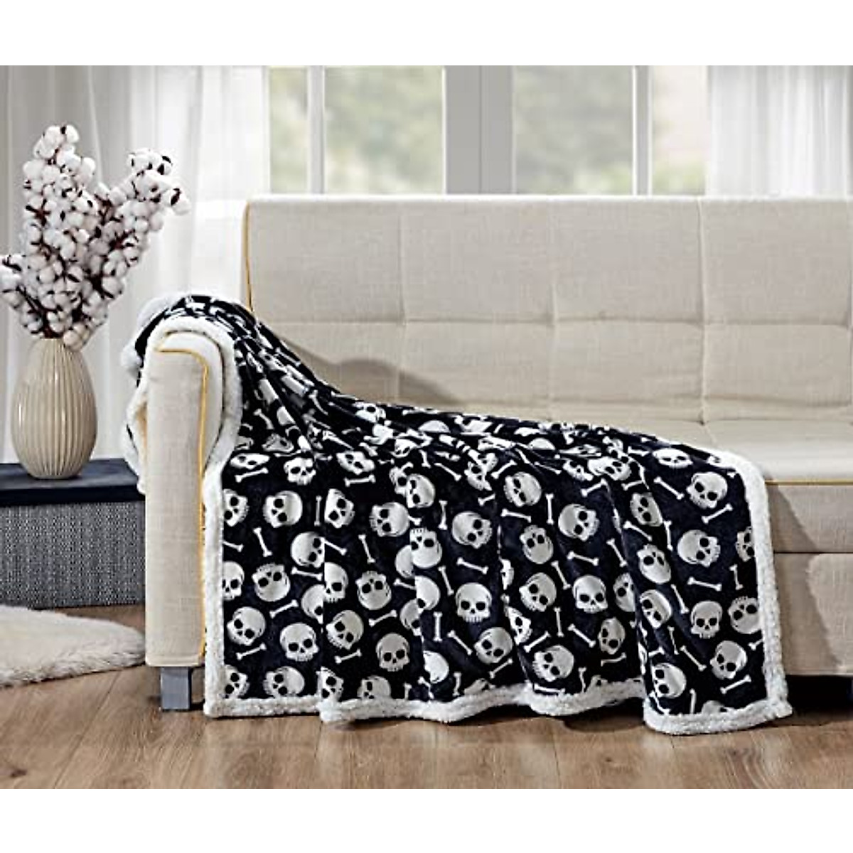Skull & Bones by Décor&More Black Sherpa Throw - 50" X 60"