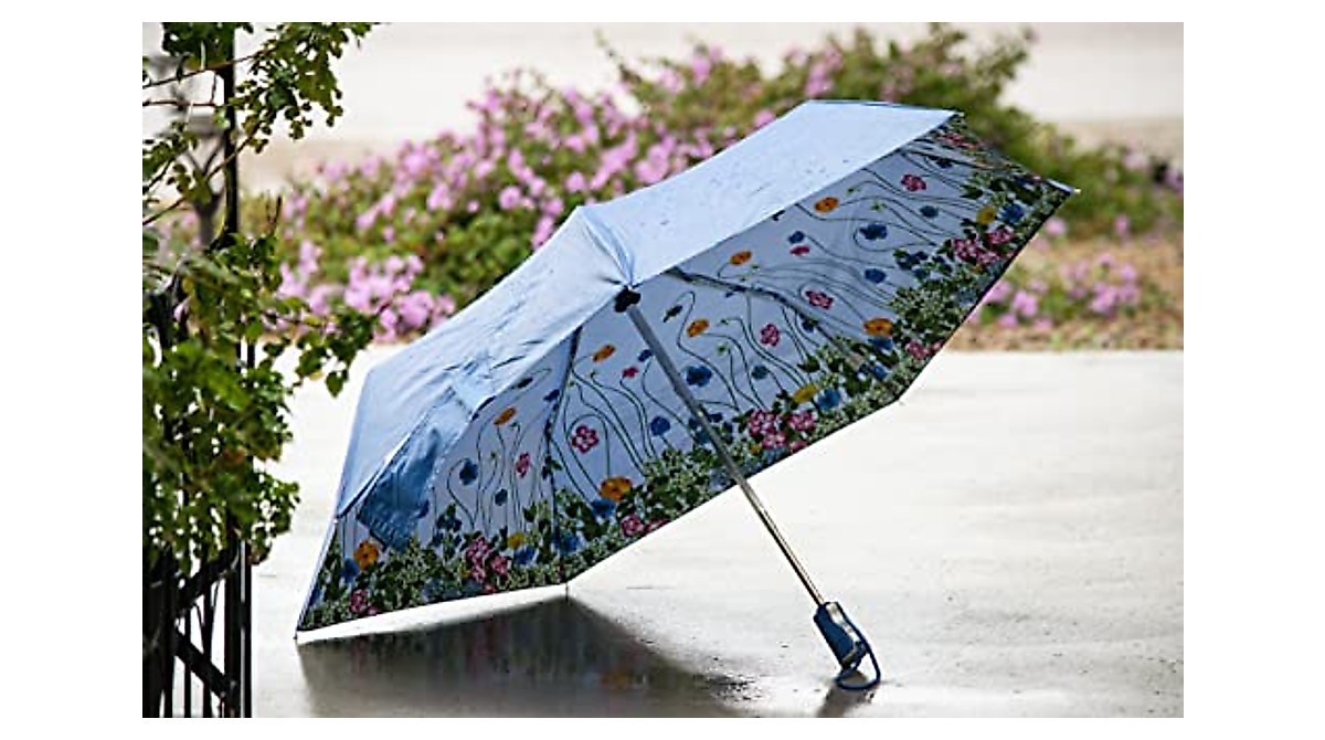 Totes InBrella: Compact Reverse Closing Umbrella