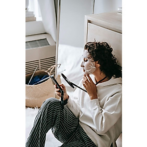 Rucci Round Portable Lightweight 5x/1x Magnifying Neck Mirror Piano Black - 4.25" Diameter x 0.25" x 11"H, Black