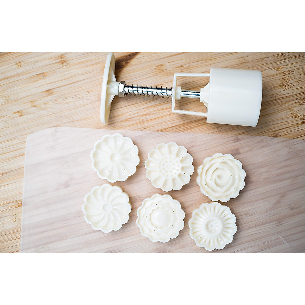 Dadam Cookie Press Mid-Autumn Festival Hand-Pressure Moon Cake Mould with 6 Pcs Mode Pattern for 1 Sets - 50g Cookie Stamp Mooncake Mold Set - Cookie Stamps DIY Decoration Press Cake Cutter