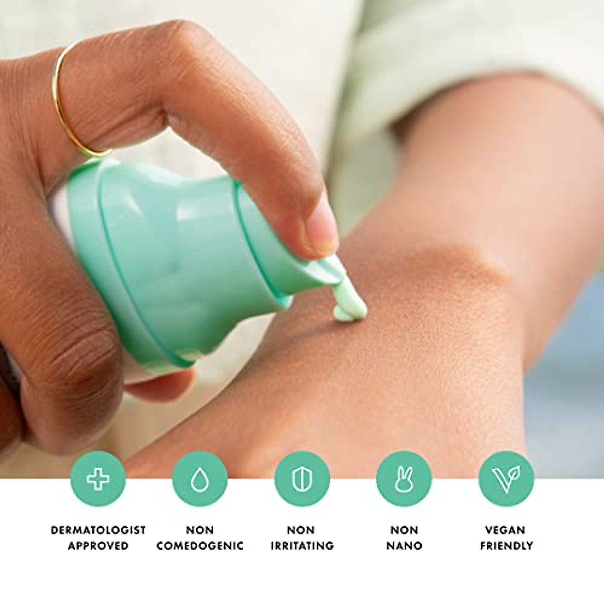 Force Shield Superlight Sunscreen SPF 30 from Hero Cosmetics - Everyday SPF 30 for Acne-Prone Skin with Zinc Oxide, Green Surge, and Extremolytes, Fragrance Free and Reef Safe (50 ml)