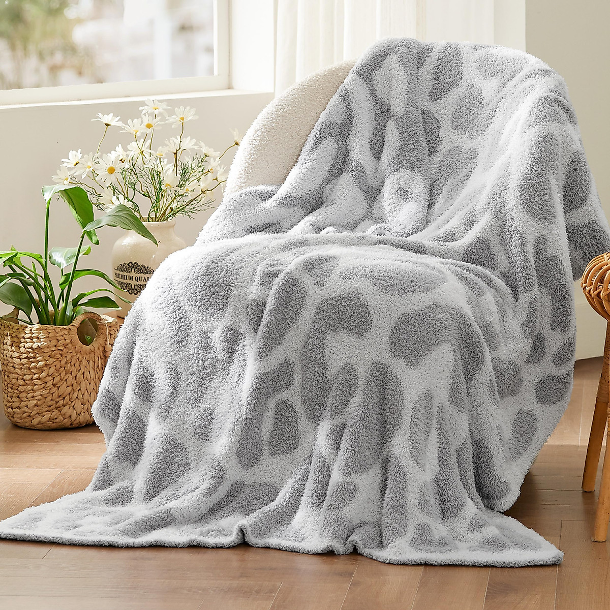 Bedsure Soft Leopard Throw Blanket Knit Warm Blanket for Couch Lightweight Fluffy Blanket for Bed Sofa 50x60 Inches Grey