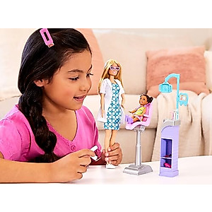 Barbie Careers Playset, Teacher Set with Brunette Fashion Doll, 1 Blonde Toddler Small Doll, Furniture & Accessories
