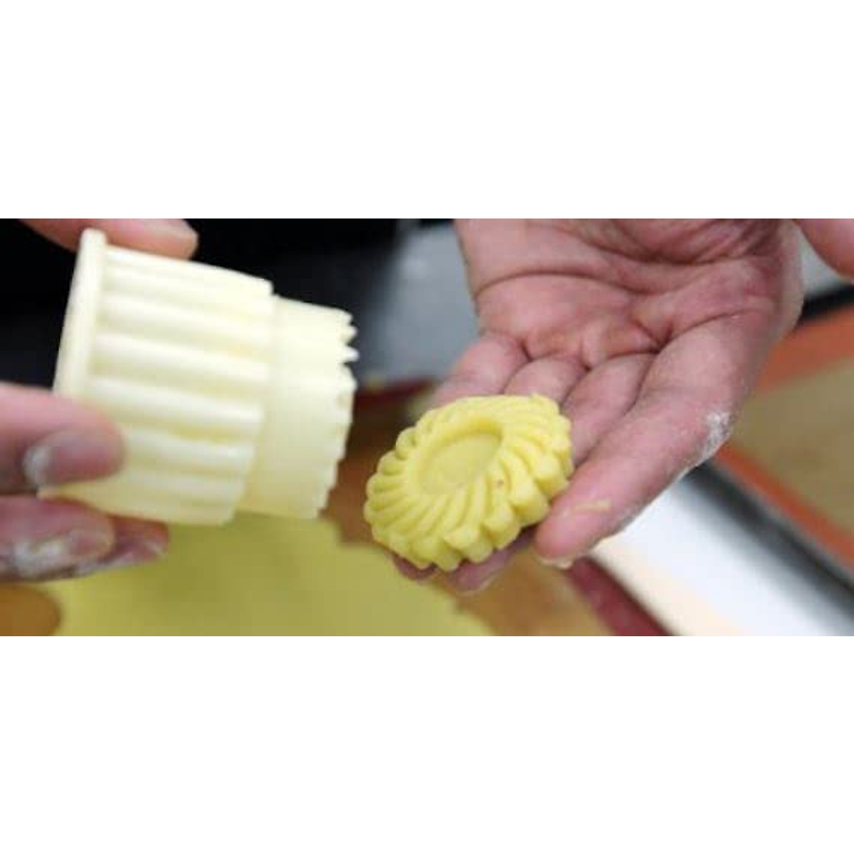 Pineapple Tart Jam Marmalade Thumbprint Linzer Cookies Stamps Circle Flower Sunny Edge Wave Cutter mold 2"