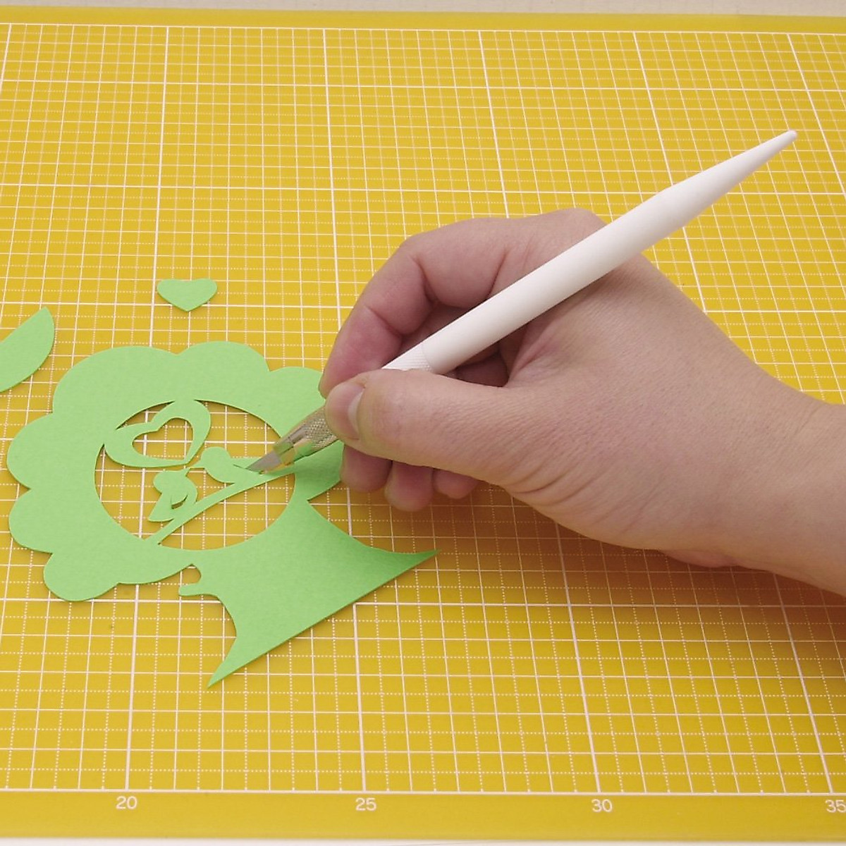 NT Cutter Resin Holder Art Knife, White Holder, 1 Knife (D-401P-W)