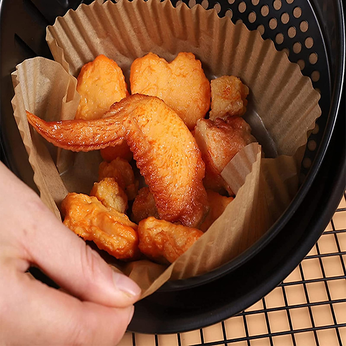 KuraMart Air Fryer Disposable Paper Liners 6.3" 100PCS Round Nonstick Parchment Liner Oil Resistant & Waterproof Cooking Bake Filter with 100 PCS Disposable Gloves for Air Fryer, Microwave, Steamer