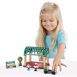Thomas & Friends Wooden Toy Knapford Train Station Playset with Figures & Passenger Coach for Preschool Pretend Play Kids Ages 3+ Years
