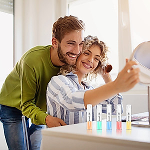 Csdtylh Mini Spray Bottle, Clear Plastic Empty Sample Containers, Fine Mist Perfume Travel Refillable Spray Bottle Perfume Atomizer Small Portable Bottle for Cleaning, Travel, Essential Oils (60, 2ml)