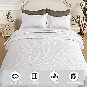 Hygge Hush Summer Quilt Set, Twin Size Pure White L Pattern 2 Pieces Oversized Modern Style Bedspread Set for All Season (1 Quilt & 1 Pillow Shams)