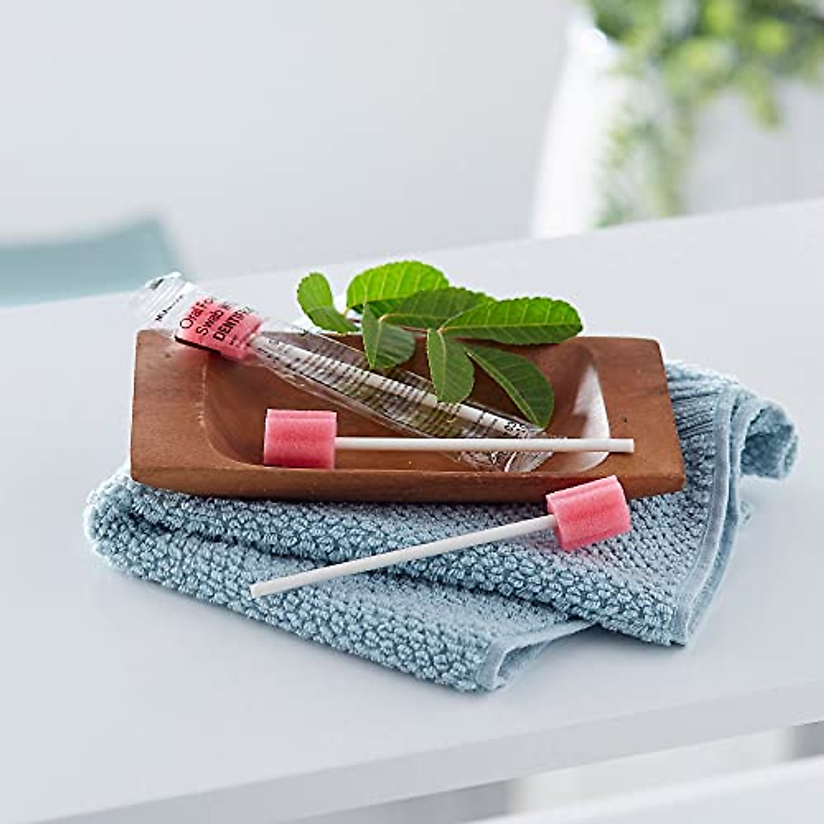 McKesson Oral Foam Swabs with Dentifrice, Gentle and Daily Oral Cleaning, Mint, 250 Count, 1 Pack