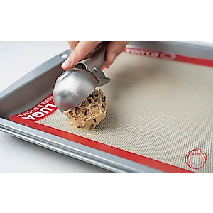D'Luga 2-pack Non-Stick Silicone Baking Mat, Reusable Heat-Resistant Liner for Baking Pans and Cookies, Easy & Convenient, 16.5"x11.6" size, No oil Greasing Needed, Food-Grade Quality.
