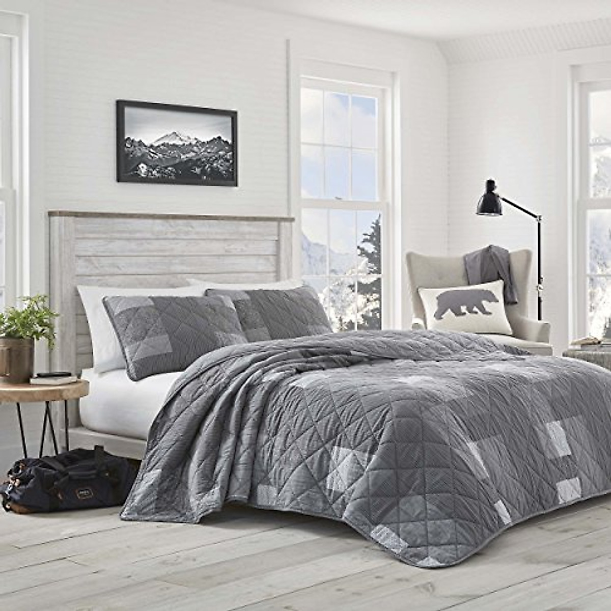 Eddie Bauer - Queen Quilt Set, Cotton Reversible Bedding with Matching Shams, Lightweight Home Decor for All Seasons (Swiftwater Charcoal, Queen)