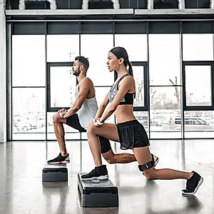 supregear IT Band Strap, Adjustable Iliotibial Band - Knee, Thigh, Hip & ITB Syndrome Support - Extra Compression Stabilizer for Patellar Tendonitis and Osgood Schlatters Woman Men